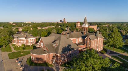 Drake Campus Tour Highlights Old Main