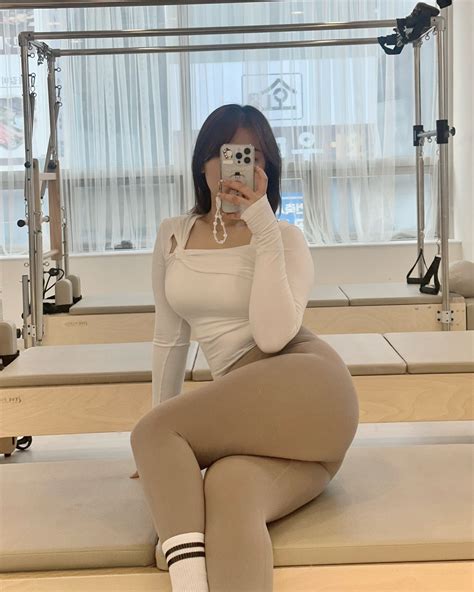 🕊️ 녜진 주말 사이 아파서 끙끙 앓다가 링거 맞구 겨우 살아난 나 다들 아푸지 말아요 진쨔 🥹🥹🥹 당분간은 몸 회복에 조곰 신경써서 잘 지내보기루