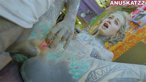 Tattoo Model Anuskatzz Gets Nipple Piercings While Anal Fuck Hardcore
