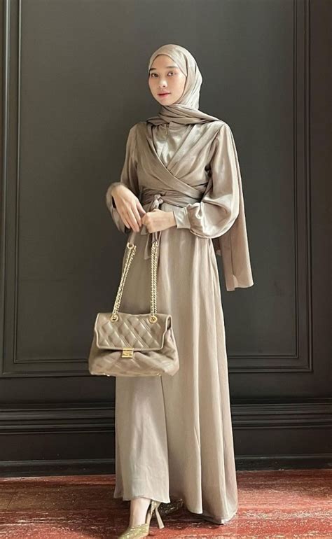 Model Baju Gamis Polos Modern Kekinian 2025