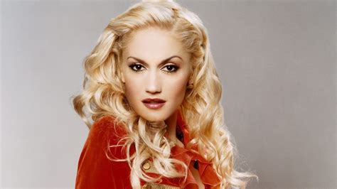 Gwen Stefani Windows 1011 Theme