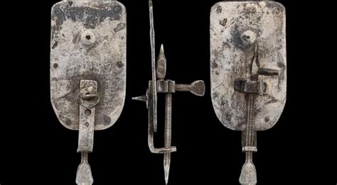 Nl Times On Linkedin Rare 325 Year Old Leeuwenhoek Microscope Fetches €161000 At Christies Nl Times On Linkedin Rare 325 Year Old Leeuwenhoek Microscope Fetches €161000 At Christies