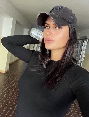 Blue Eyes Black Hair Hd Porn Pics