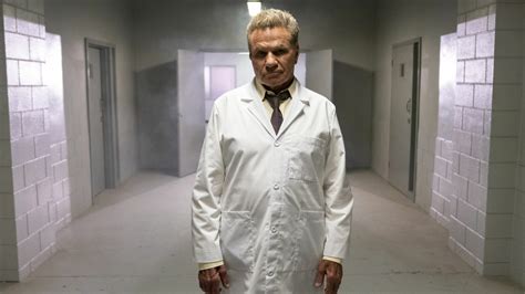 Cobra Kai Hat John Kreese Im Finale Von Staffel 5 Einen Riesigen