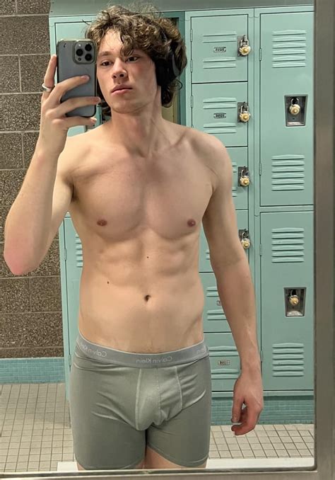 Locker Room Rbulges