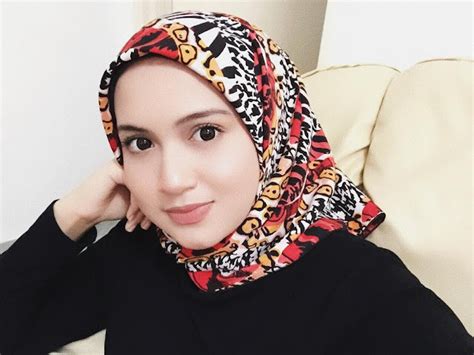 Malay Beautiful Hijaber Asyiqin Khairi Cute Pemuja Wanita