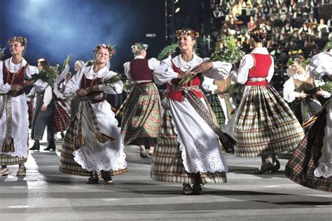 Highlands Aukštaitija The People And Culture Lithuania Travel
