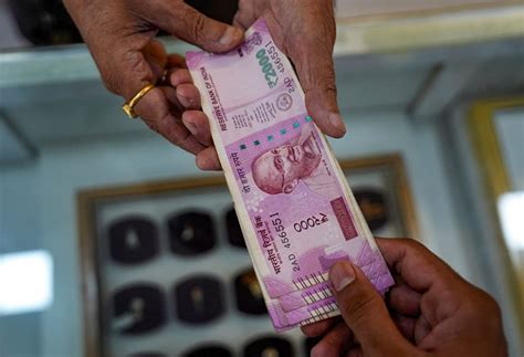 Rupees 2000 Note क्या आप अभी भी बदल सकते हैं पुराने 2000 रुपये के नोट