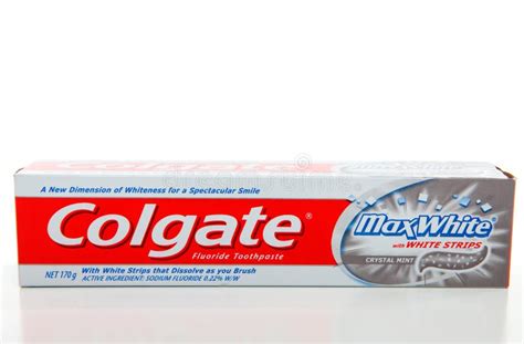 Colgate Max White Whitening Toothpaste Editorial Image Image Of Product Cleanse 18282835