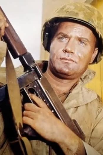 La Dramática Historia De Vic Morrow El Actor De Hollywood Que Murió Decapitado En Pleno Rodaje