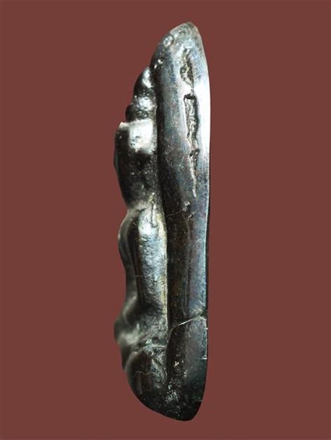 พระกลีบบัว หลังปิดตา เนื้อเมฆพัด หลวงปู่บุญ วัดกลางบางแก้ว เก่าๆ Ennxo