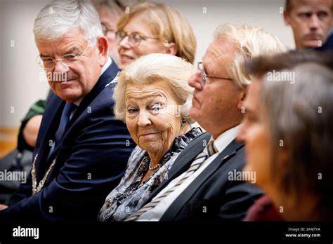 The Hague Princess Beatrix Opens The Jubilee Exhibition Of Artists