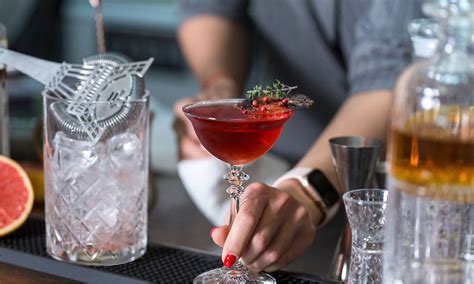 Cocktail Presentation And Serving Styles Mixoloco