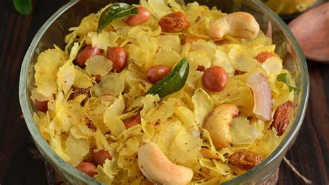 Diwali Faral Recipe दिवाळीसाठी तयार करा खमंग असा पोह्यांचा चिवडा वाचा स्टेप बाय स्टेप रेसिपी