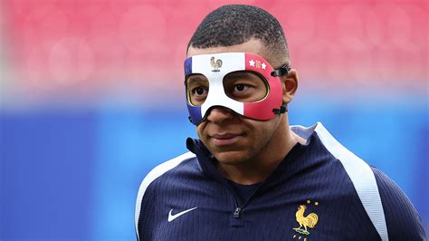 Kylian Mbappes Facemask For His Broken Nose Makes Him Look Like A