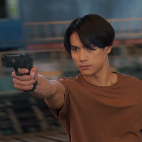 Candy ♡ On Twitter โจรถือปืนมือเดียว ตำรวจถือปืน2มือ Doublesavageep6