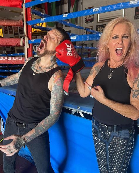 Famous Singer Lita Ford Biography Age Career And Net Worth