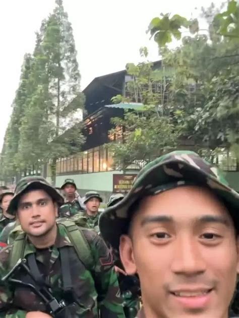 7 Potret Daffa Wardhana Ikut Latihan Militer Kopassus Antusias Pakai