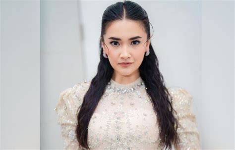 Who Is Nadya Arina? Biodata, Wiki, Age, Height, Boyfriend, Family & More