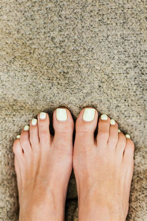 طرق أساسية وبسيطة للعناية بالأظافر مجلة هي