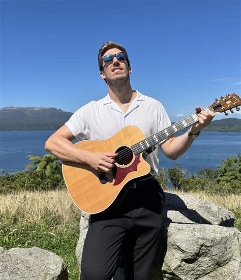 Tauranga Acoustic Musician Sam Ryan Better Band