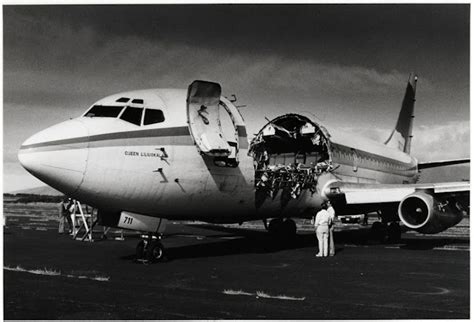 April 28 1988 The Roof Of An Aloha Airlines Jet Ripped Off In Mid Air