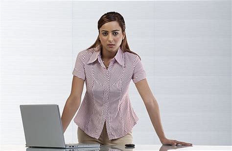 함께 포즈를 취하는 아프리카 복장의 여성 아프리카 복장 사진 배경 일러스트 및 사진 무료 다운로드 Pngtree