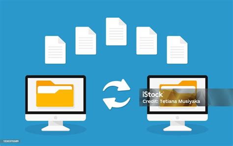 파일 전송 파란색 배경에 파일이 있는 두 대의 컴퓨터 폴더 또는 문서가 서로 전송됩니다 문서 의 전송 파일 공유 개념입니다 플랫 디자인 벡터 교환에 대한 스톡 벡터 아트 및