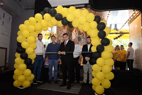 Sute De Bucureșteni S Au înscris în Planul Simion La Deschiderea Sediului De Campanie De La