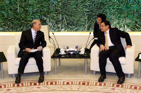 3月20日，陈德铭部长在京会见经合组织秘书长安赫尔·古里亚 中华人民共和国商务部部长陈德铭