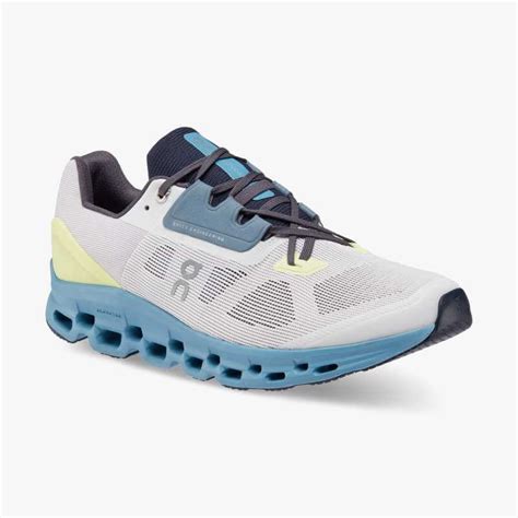 On Running Cloudstratus 20 Running Shoes Reviews And Prices