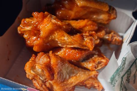 Buffalo Wild Wings Vs Wingstop Review Business Insider