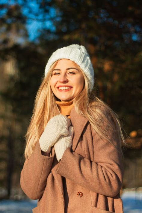 Идеи для фотосессии в 2024 г Фотосессия Женский портрет Позы тела