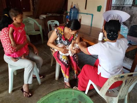 သံဖြူဇရပ်မြို့နယ်တွင် အသက် ၆ လမှ ၅ နှစ်ထိ ကလေးငယ်များအား ဗီတာမင် A မျက်စိအားဆေးနှင့် သံကျဆေးတိုက