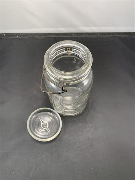 Atlas Jar Picker Place