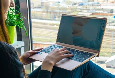 ТОП-15 лучших ноутбуков до 50000 рублей — Рейтинг 2025 года