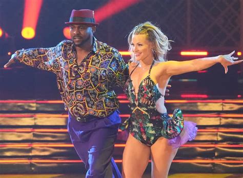 Why Dwts Fans Are Concerned For Wayne Brady Witney Carson On Michael Bublé Night