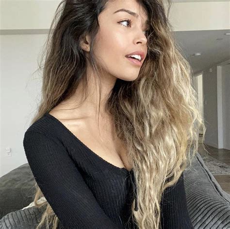 Stunning💖 Rvalkyrae