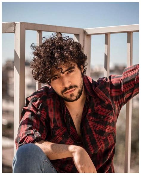 بیوگرافی کامل شروین حاجی پور گالری عکس لیست آهنگ ها