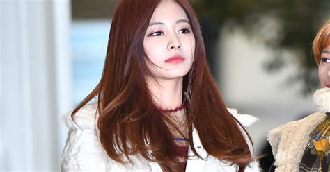 [포토엔hd]쯔위 각선미 돋보이는 밀착 스키니