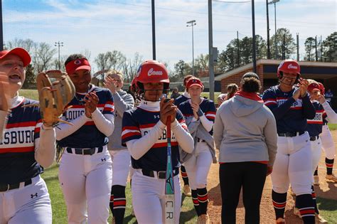 College Softball Team Pictures