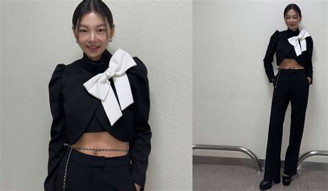 리본 한 줌으로 완성된 블랙의 낭만 송해나 스타일