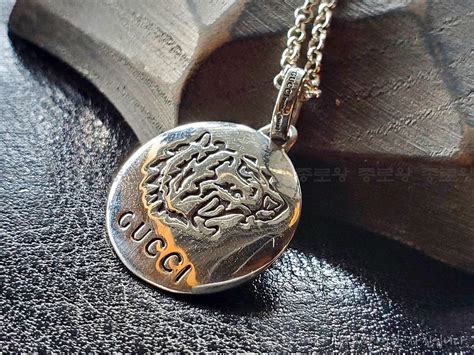 Gucci 구찌 블라인드 포러브 호랑이 목걸이 Gucci 종로왕