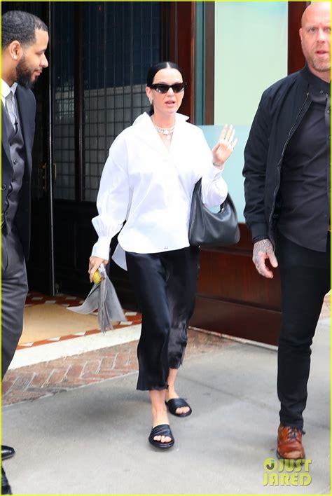 Katy Perry Spotted In Nyc Ahead Of Met Gala But Sadly Wont Be In Town
