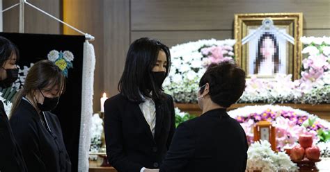 이태원 참사 희생자 빈소 조문하는 김건희 여사