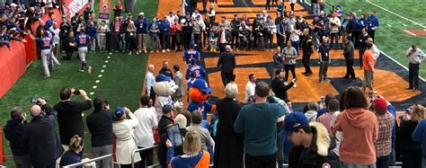 Everybody Makes Nicey Nice As The Mets Visit The Carrier Dome Mark Bialczak