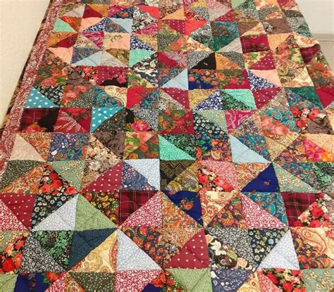 Pin by Ольга Дорофеева on Скрины | Quilts, Scrap quilts, Triangle quilt