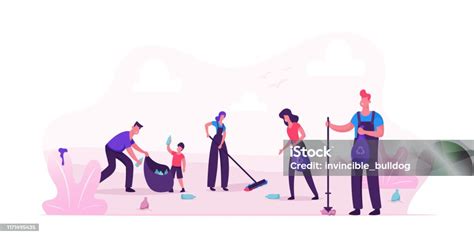 도시공원 지역에서 쓰레기를 청소하는 자원봉사자 자원 봉사 남성 여성 아이들은 자루에 쓰레기를 수집 고문 땅 자선 사회 개념 생태