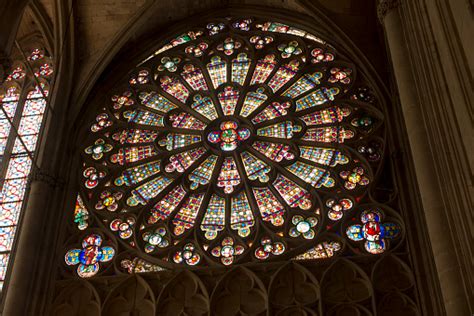 카르카손 프랑스프의 유서 깊은 생 나자르 대성당에서 스테인드 글라스 창 장식 0명에 대한 스톡 사진 및 기타 이미지 0명 Unesco 조직된 단체 건축 Istock