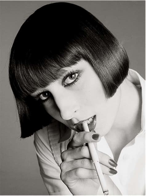 21 Pictures Of Young Anjelica Huston